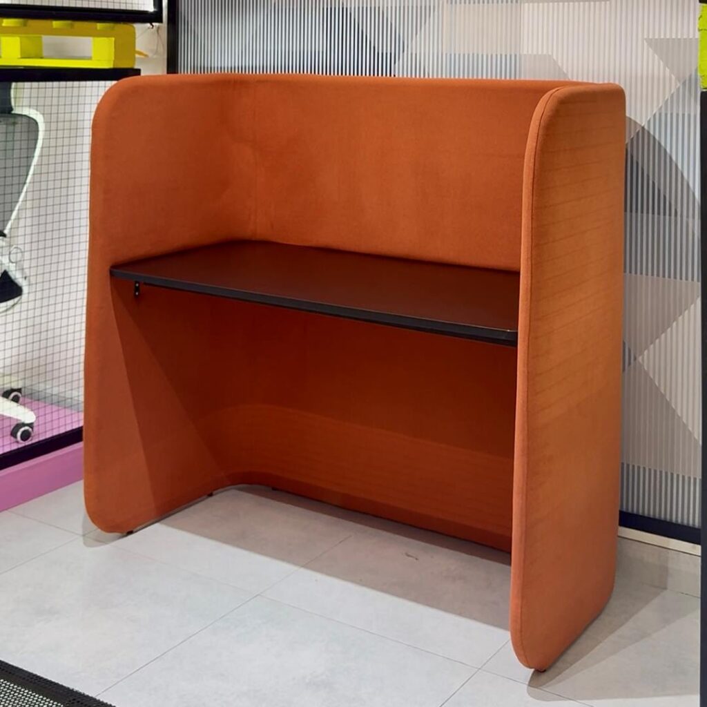 Workstation with best customizable features offered by workspace